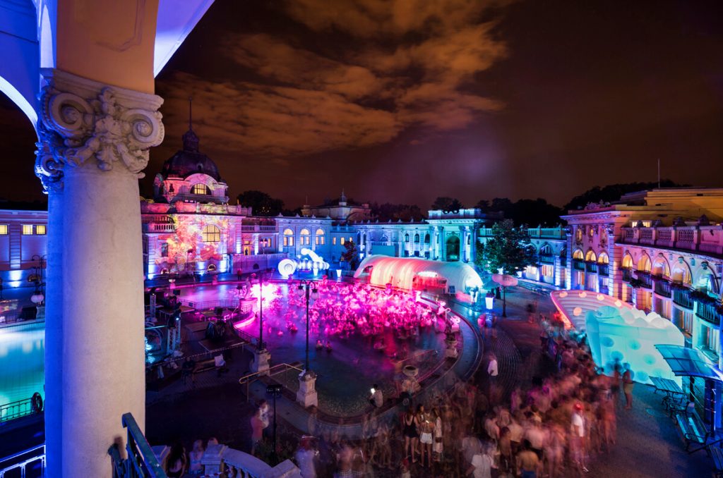 Budapest Nightlife Guide: Best Area to Stay for Nightlife + [Cheat Sheet]